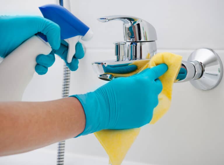 Daily Cleaning Checklist: 8 Essential Tasks For A Spotless Workplace ...